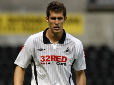 Bengaluru FC sign Spanish centre-back Albert Serran ahead of Indian ...