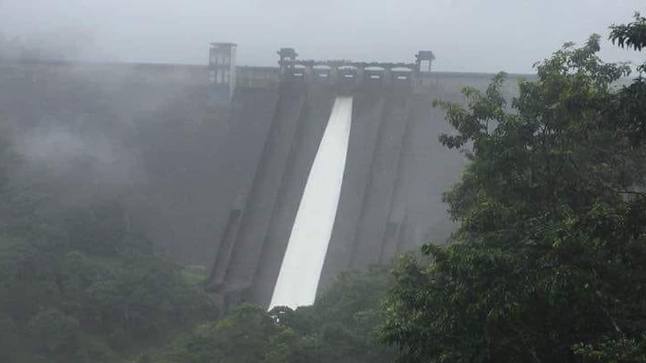 Kerala rains: Two more shutters of Idukki reservoir's Cheruthoni Dam ...