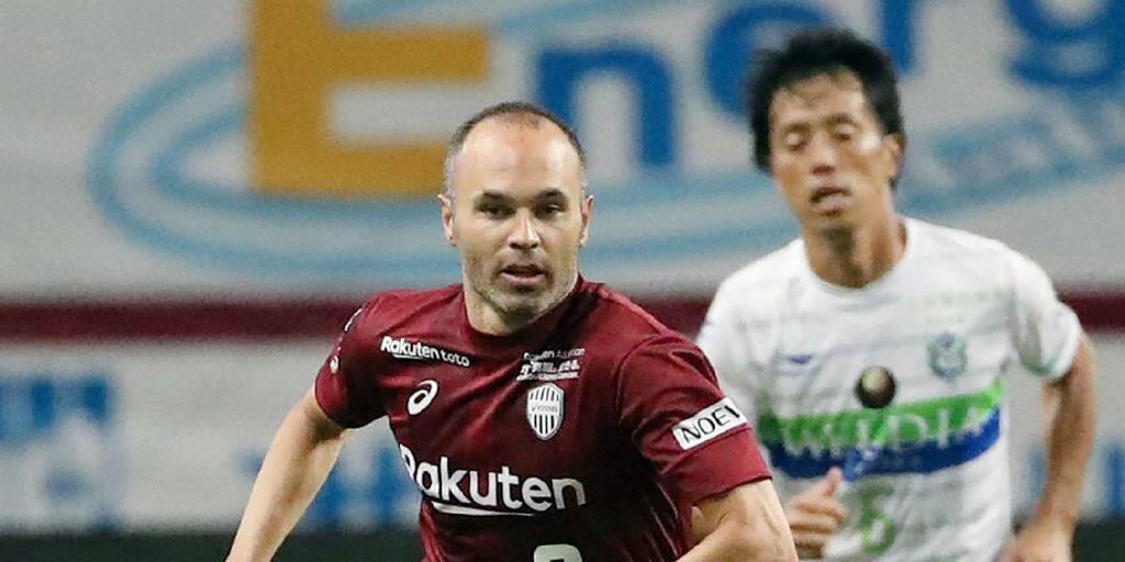 Andres Iniesta scores outrageous first goal to guide Japanese club ...