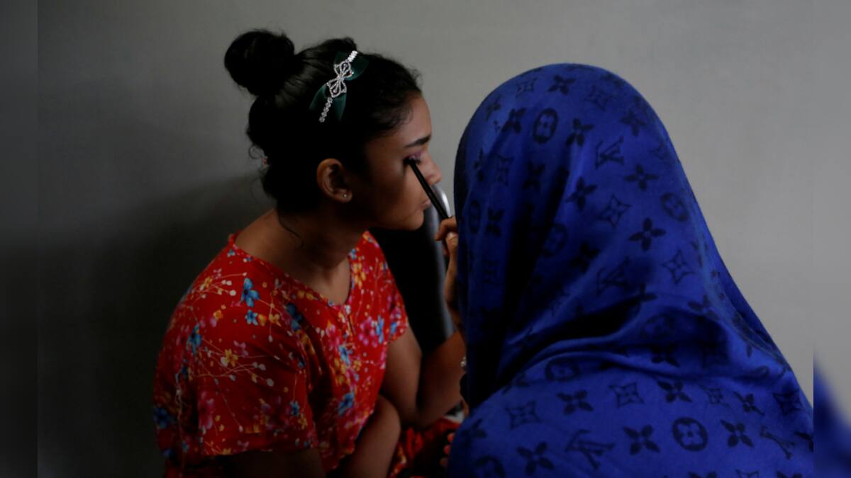 How Muslim beauty blogger Win Lae Phyu is busting stereotypes with her videos – Firstpost