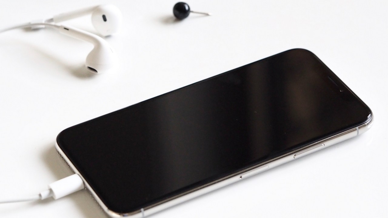 Apple iPhones losing dongles may hurt audio chip supplier Cirrus Logic ... Apple iPhones losing dongles may hurt audio chip supplier Cirrus Logic ...