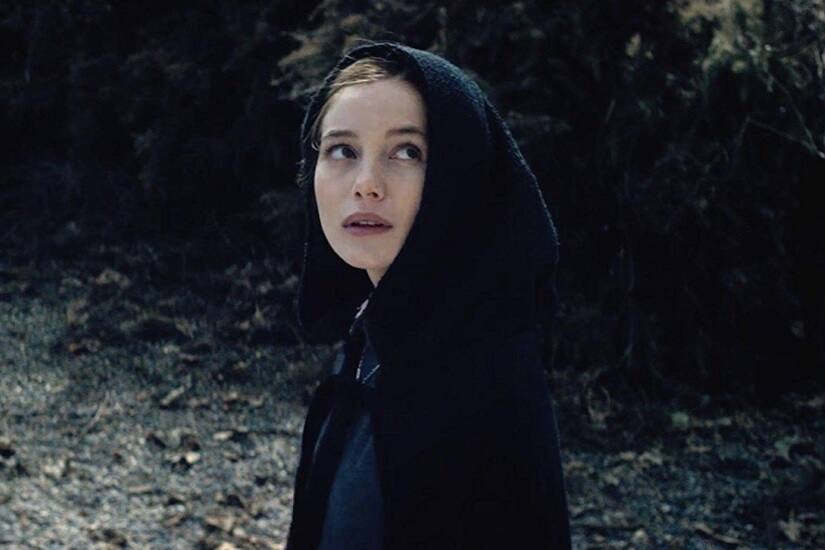 The Lodgers movie review: A forgettable entry in the slowly rising tide ...