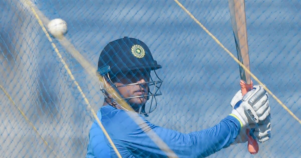 India vs Australia: Injury scare for MS Dhoni as he's hit on arm during ...