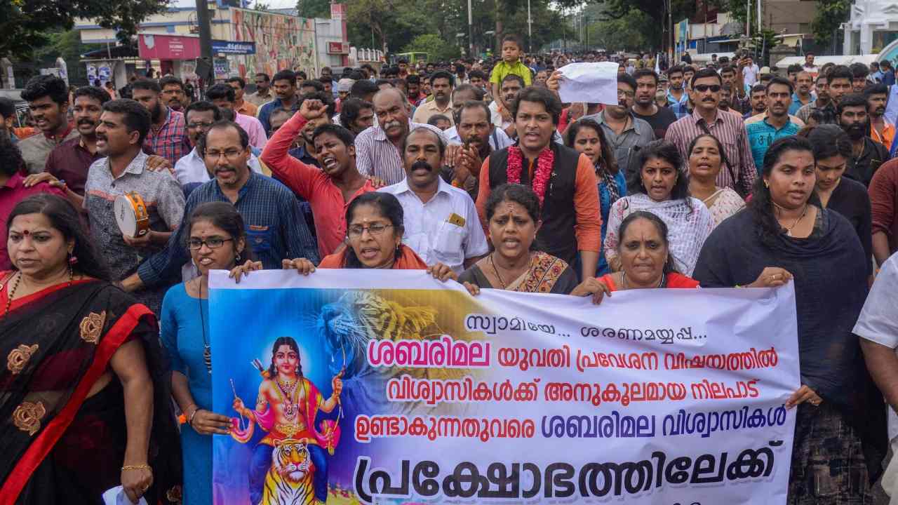Hindu groups stage protests in Kerala against SC's Sabarimala verdict ...