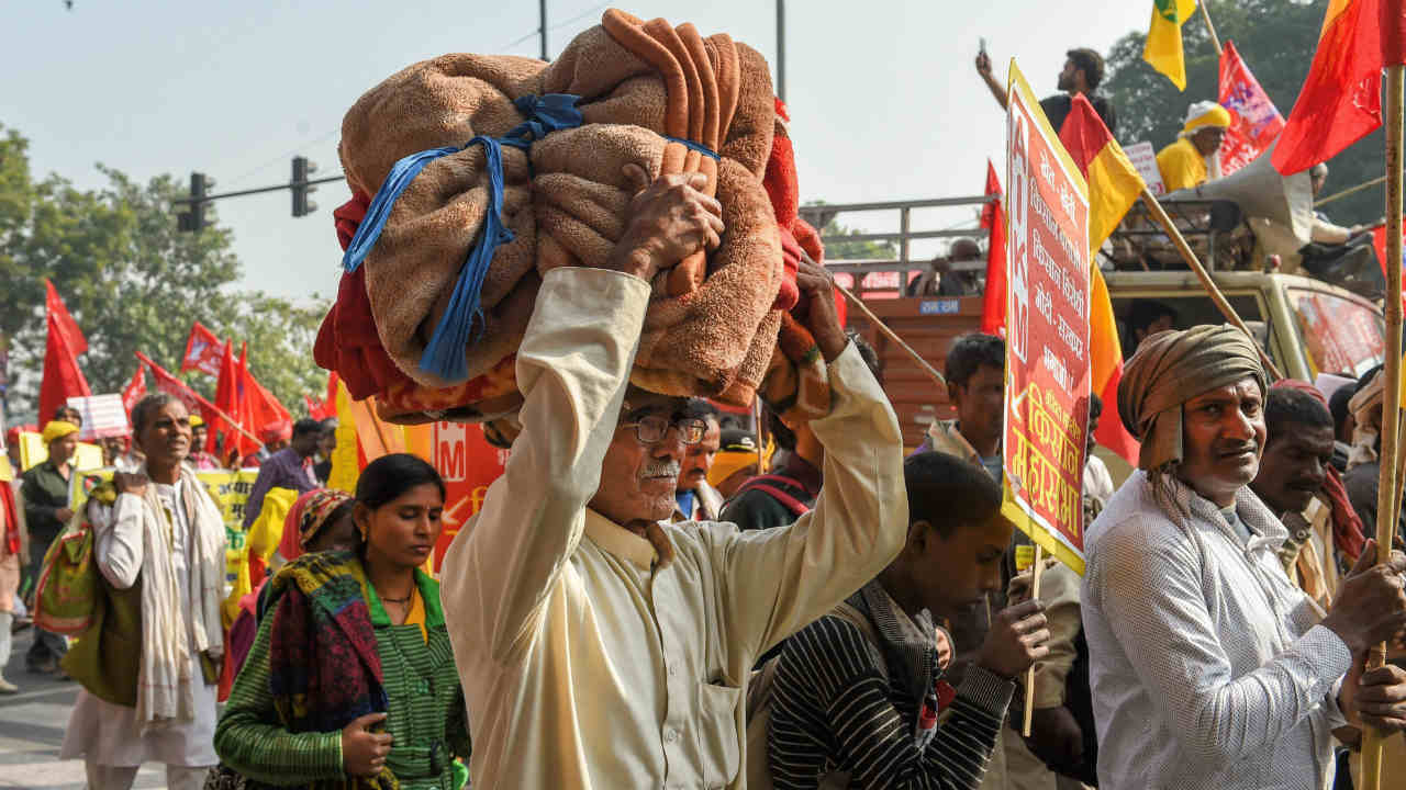 New Delhi farmers' march: Thousands of cultivators seek loan waiver ...