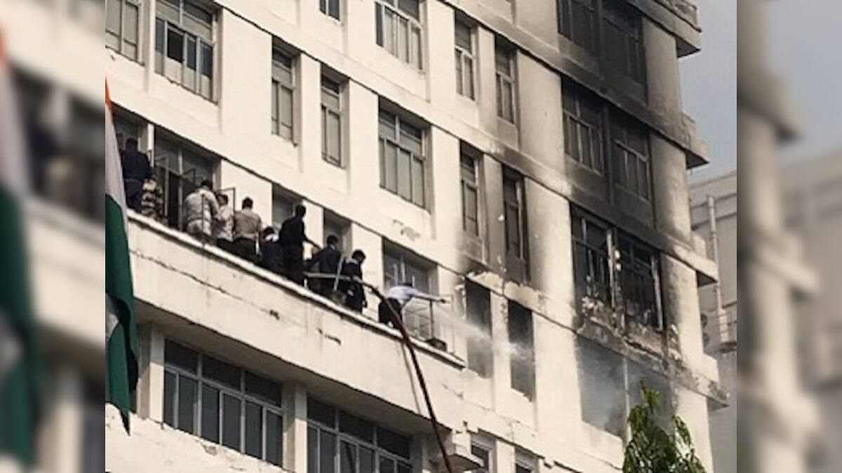 Fire breaks out at Apeejay House in Kolkata's Park Street; no ...