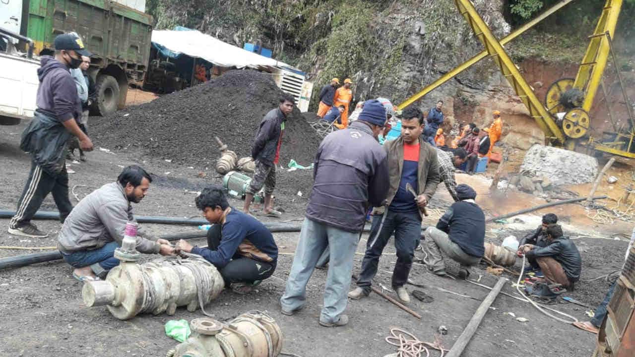 15 days on, Meghalaya miners stuck in rat-hole coal mine: Conflicting ...