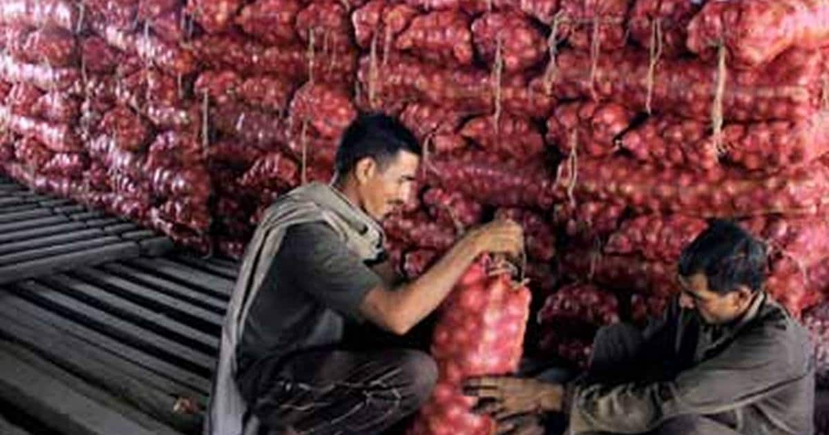 Govt imposes $850/tonne MEP on onion exports; move aims at bringing down spiralling domestic ...