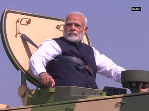Narendra Modi in Gujarat: PM rides in L&T-built K-9 Vajra howitzer; gun ...