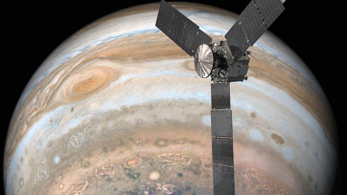 NASA's Juno spacecraft sends new images of volcanic plume on Jupiter's ...