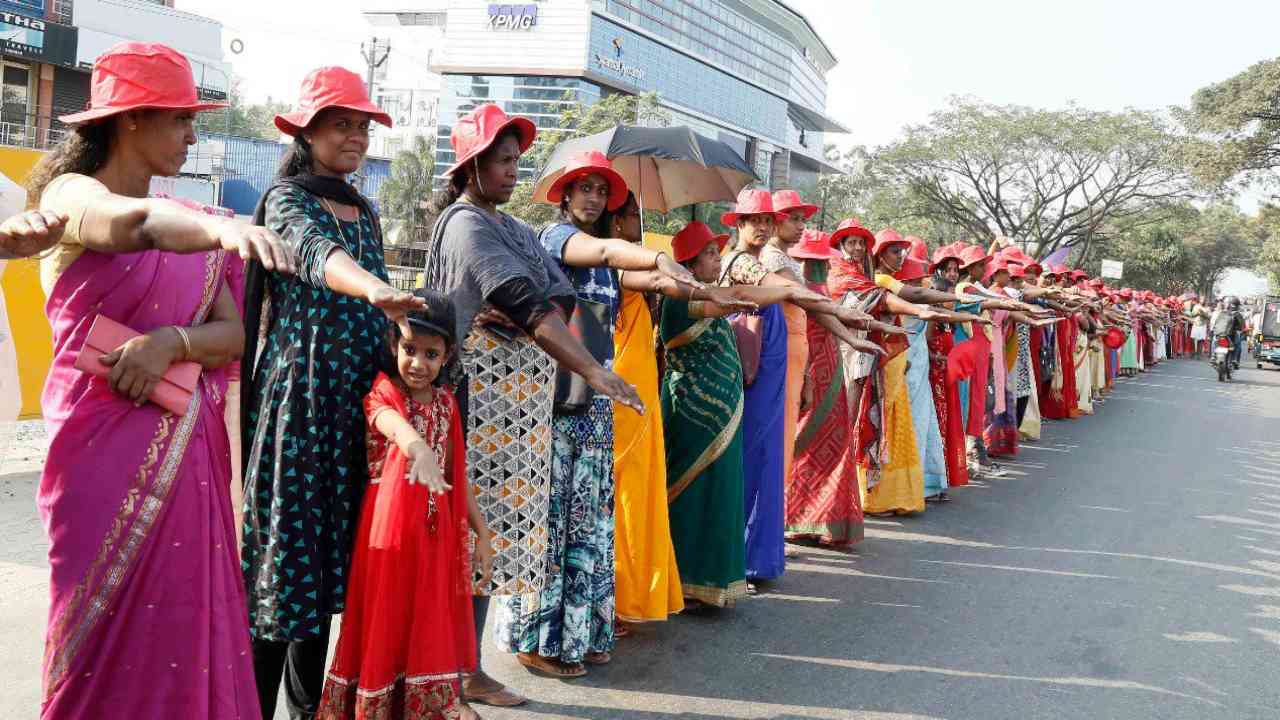 50 lakh-plus women participate in 620-km Vanitha Mathil in Kerala; 3 ...