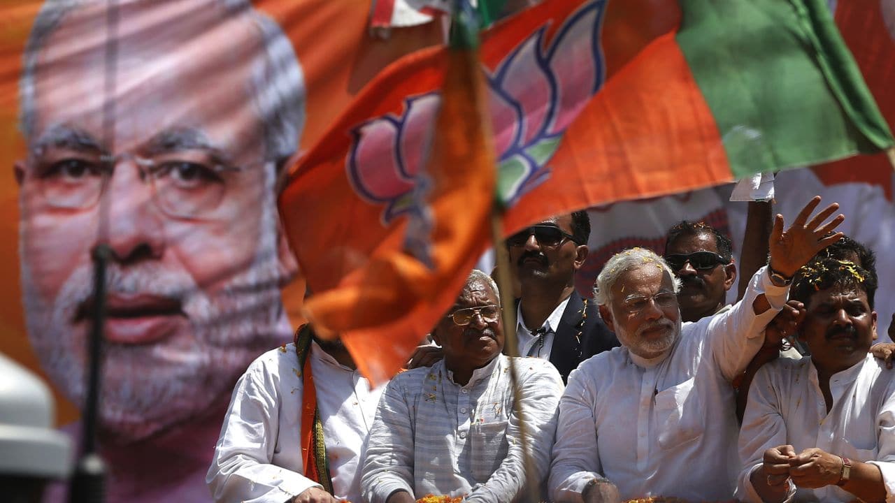 Lok Sabha polls: Narendra Modi does not 'campaign', he tells stories in ...