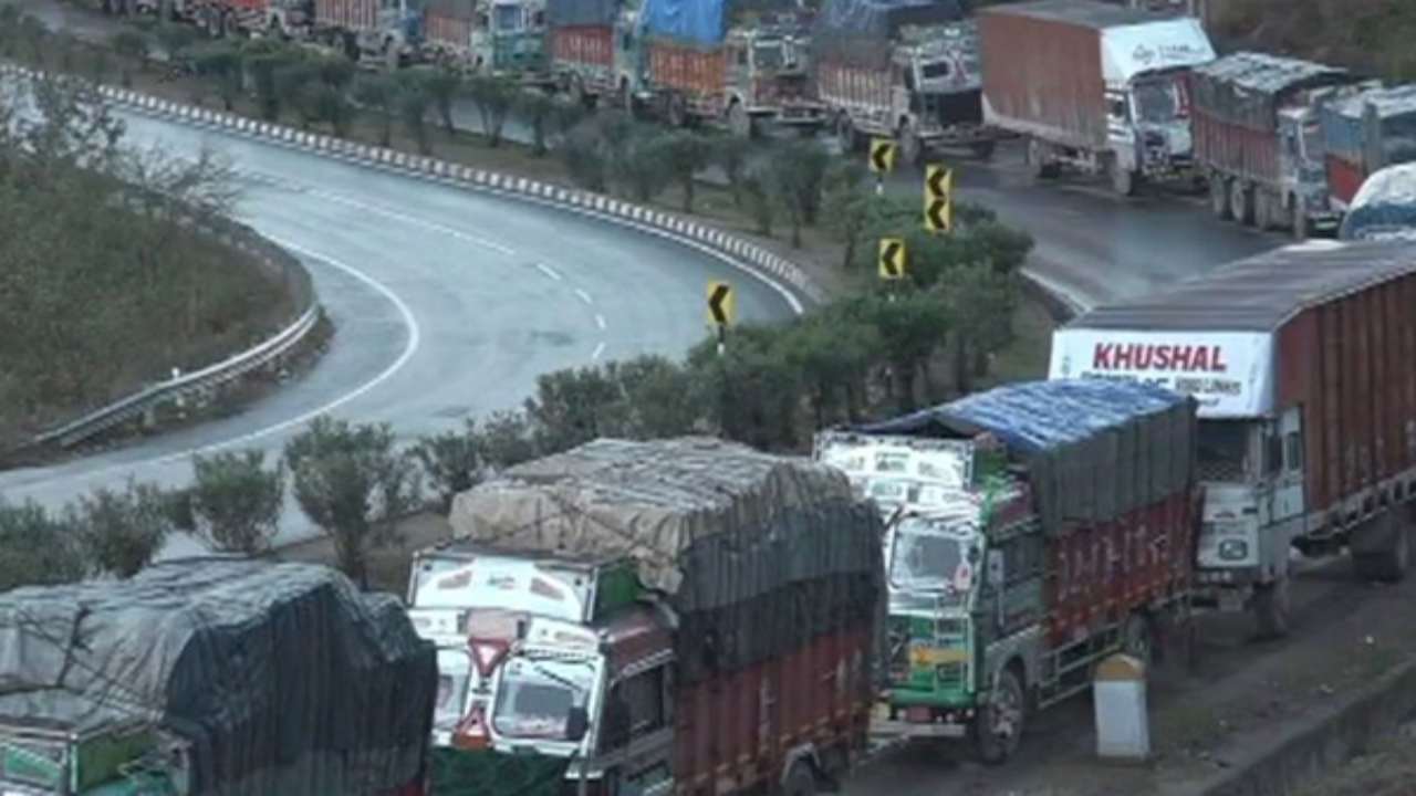 Landslides shut vehicular traffic on Jammu-Srinagar National Highway ...