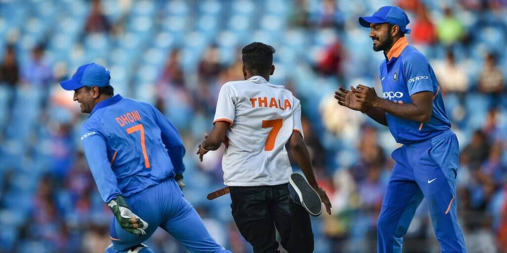 WATCH: MS Dhoni makes fan earn his hug ahead of Australia's chase in ...