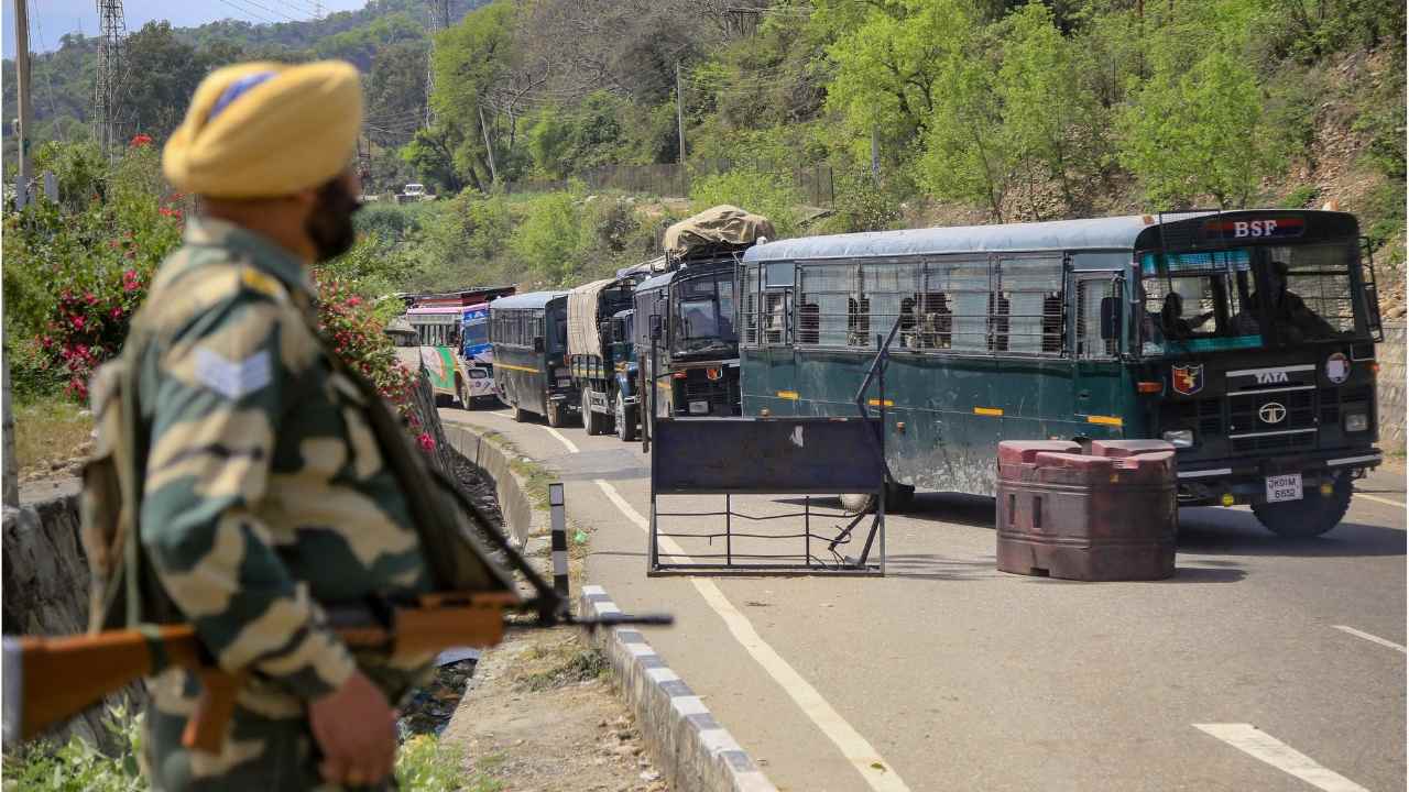 New Jammu-Srinagar highway rule comes into effect: PDP, NC leaders ... New Jammu-Srinagar highway rule comes into effect: PDP, NC leaders ...