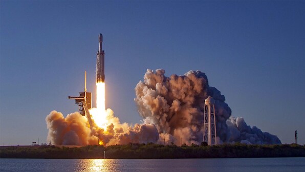 Spacex Crew Dragon Capsule Suffers An Anomaly During Its Florida Engine