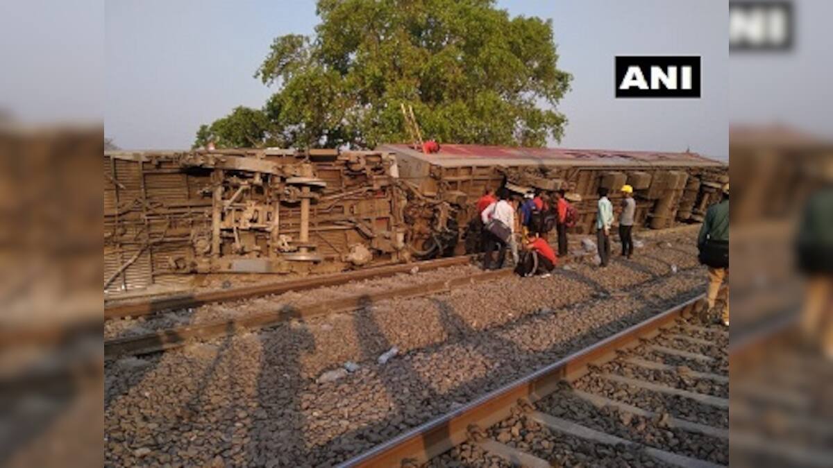 Poorva Express accident: 25 people sustain minor injuries after coaches ...