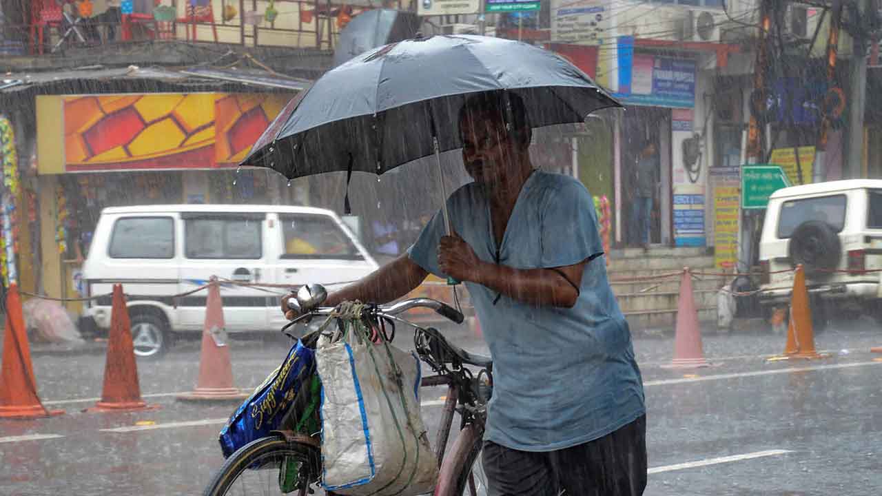 India likely to receive below-average monsoon rainfall in the next two ...