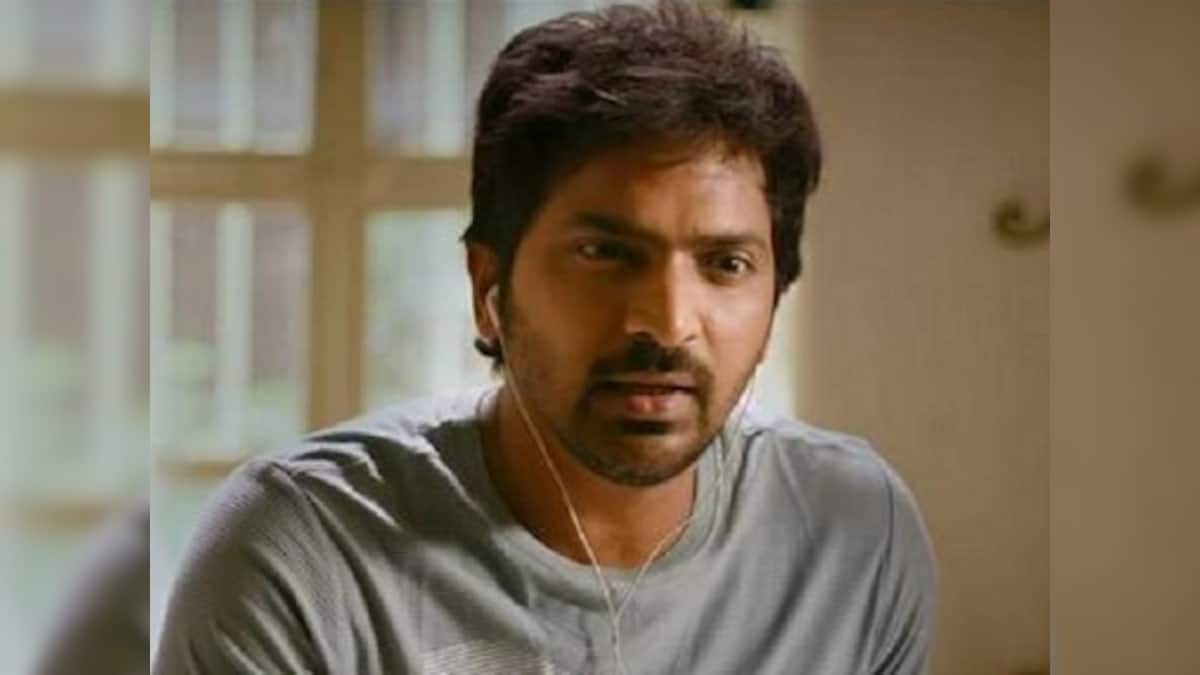 Sixer movie review: Vaibhav-starrer tries hard to be funny but ...