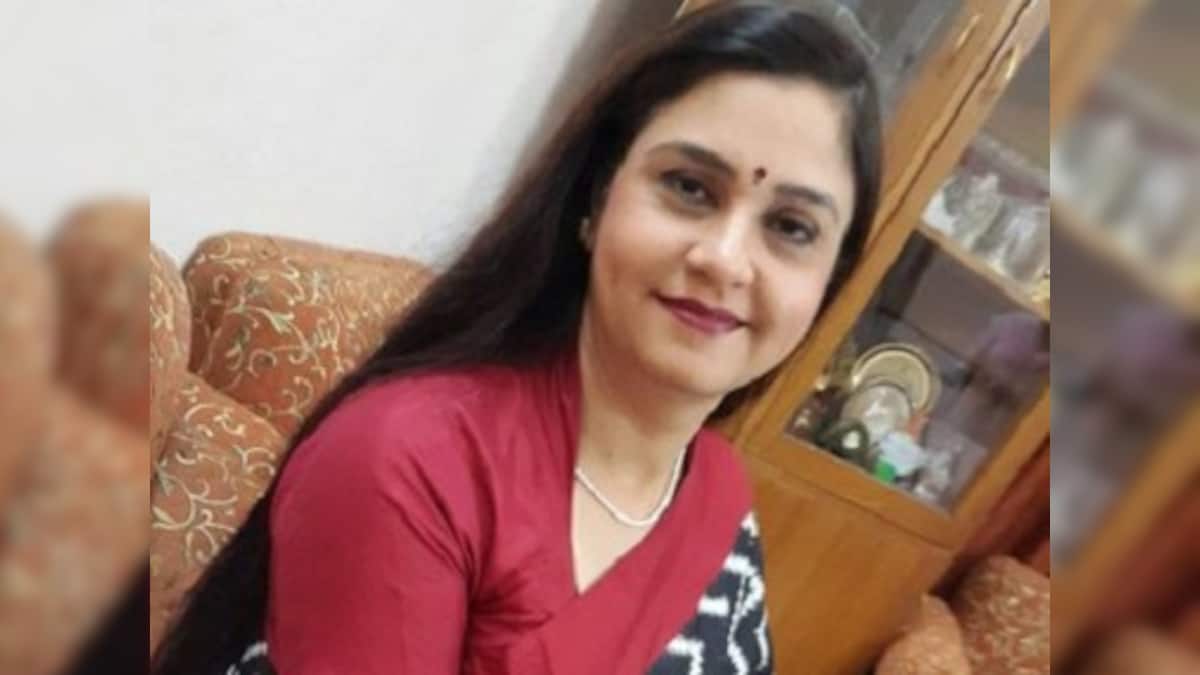 Condolences pour in as Neelum Sharma, veteran DD News anchor, passes ...
