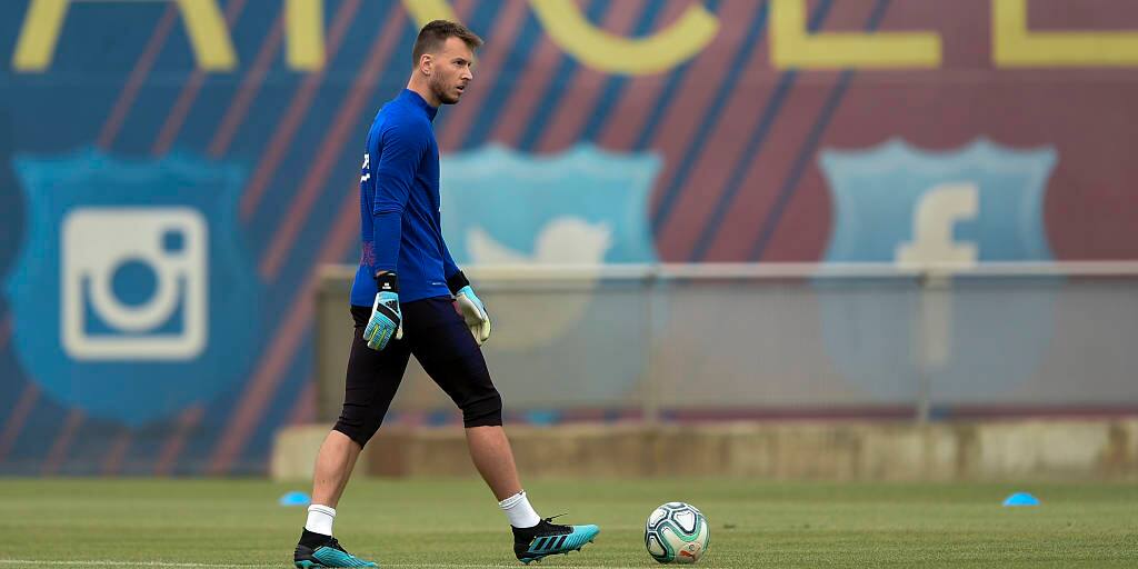 La Liga: Barcelona goalkeeper Neto ruled out for eight weeks due to ...