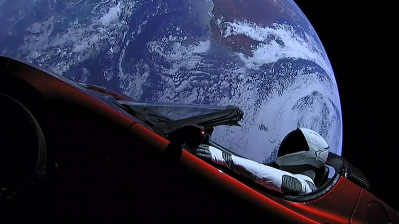 SpaceX Starman, Tesla Roadster complete their first complete orbit ...