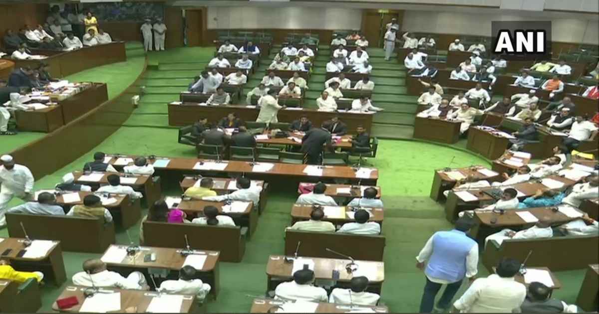 Pro tem Speaker Kalidas Kolambar administers oath to Devendra Fadnavis, Ajit Pawar, other MLAs ...