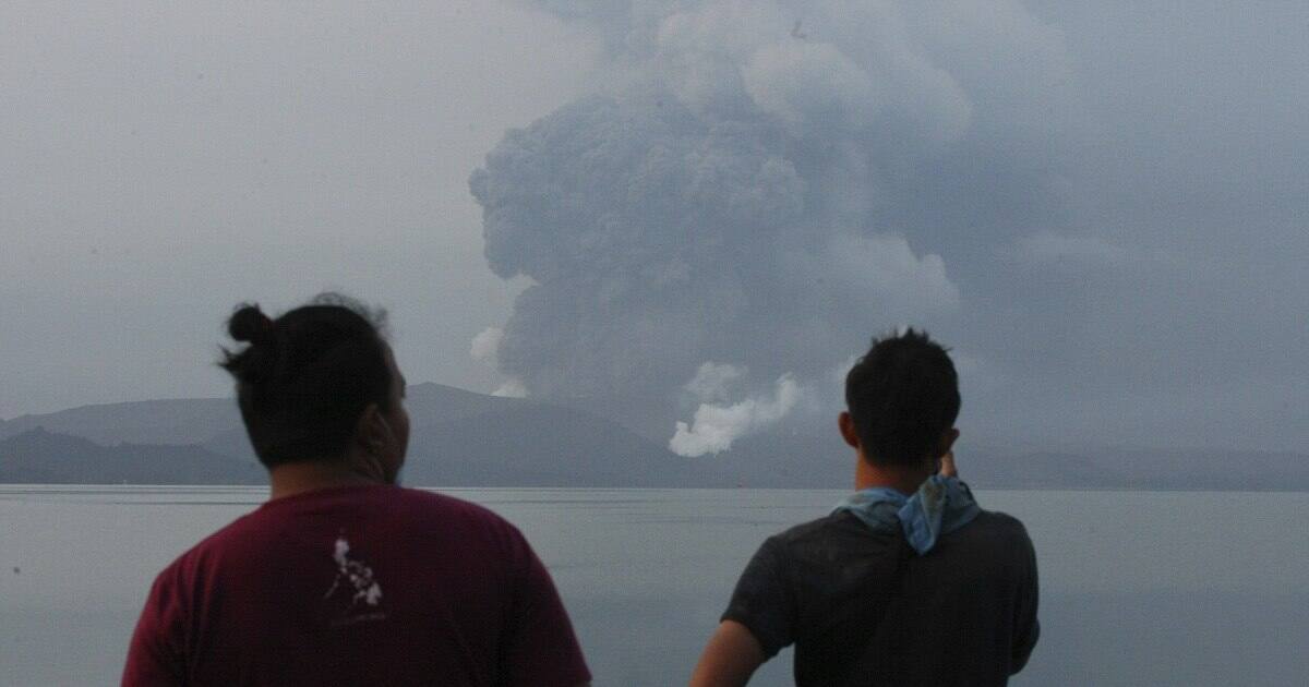 Philippine’s Taal volcano spews lava, ash for third consecutive day ...