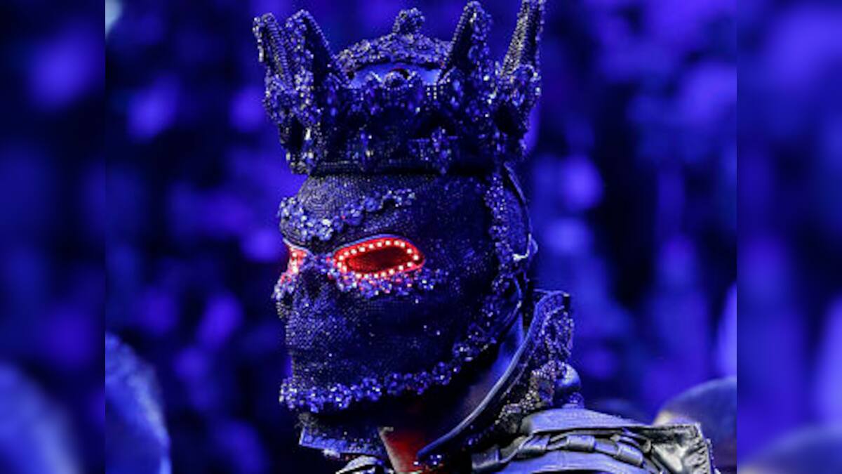 Deontay Wilder says his elaborate pre-fight costume, which weighed 40 ...