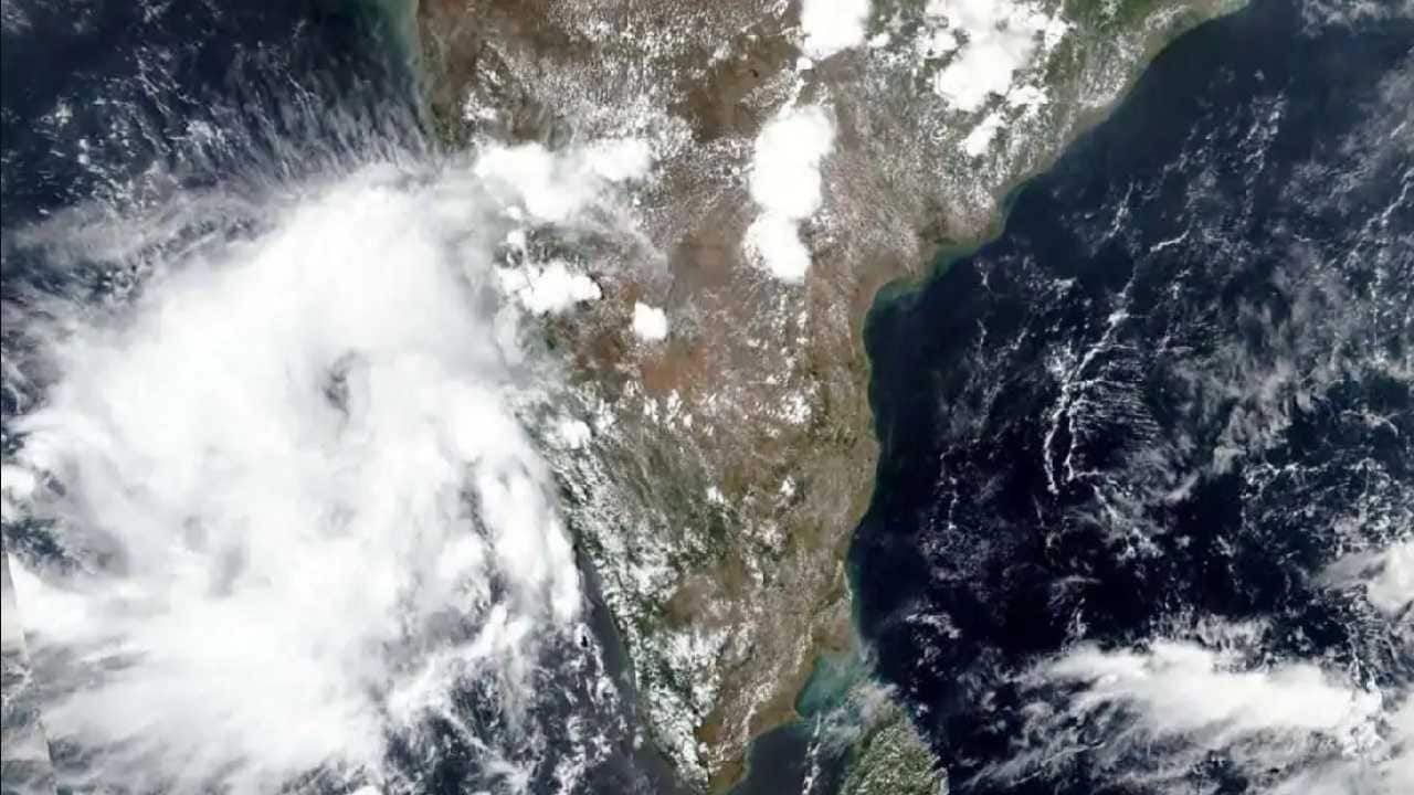 Cyclone Nisarga Updates: Two dead, three injured as cyclonic storm ...
