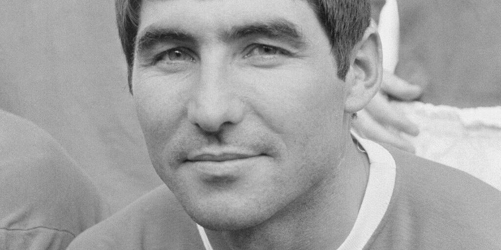 Manchester United great and former European Cup winner Tony Dunne ...