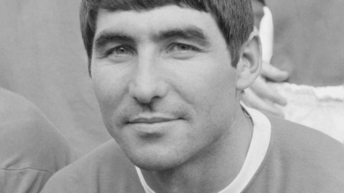 Manchester United great and former European Cup winner Tony Dunne ...