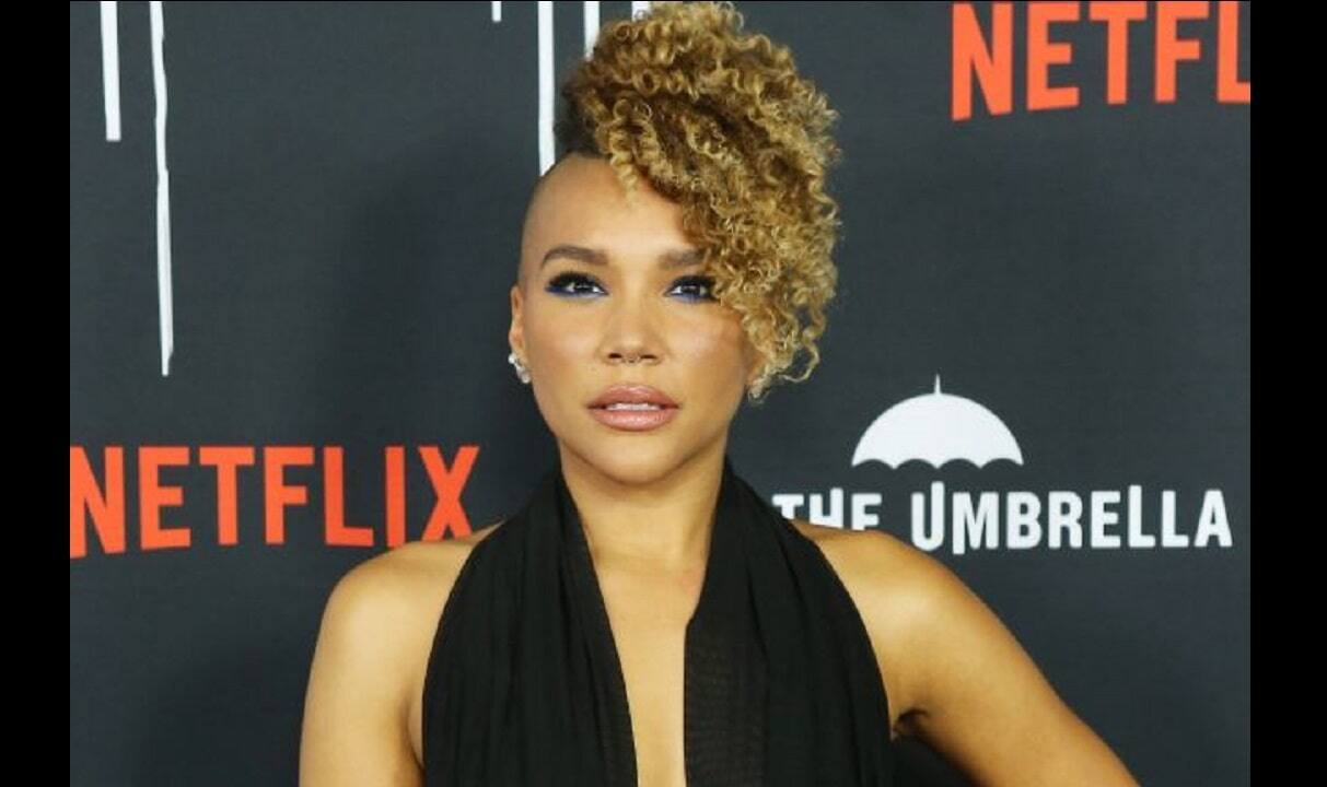 Emmy Raver-Lampman replaces Kristen Bell for biracial character in ...