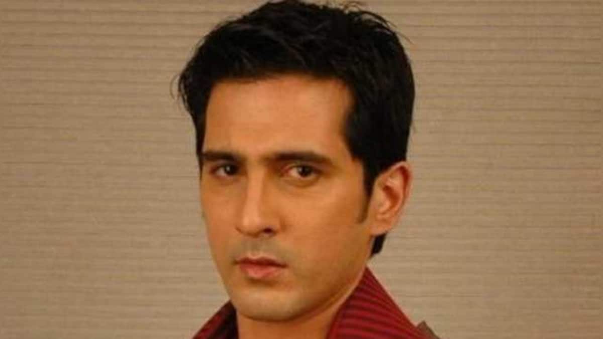 Sidharth Malhotra, Varun Dhawan, Vatsal Sheth, Mouni Roy mourn Sameer ...