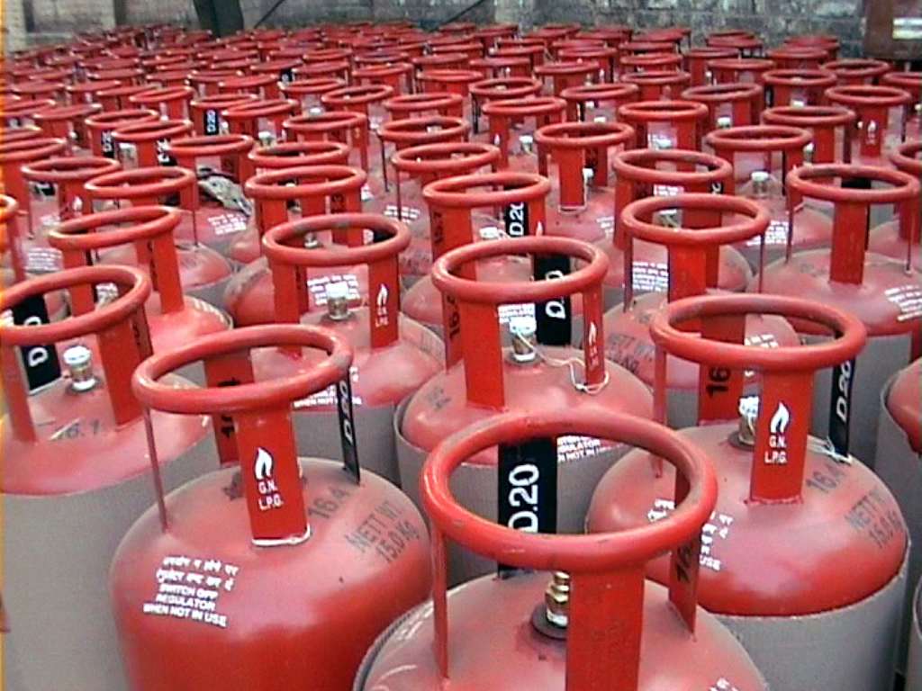 Clean Cooking Fuel Unavailable To Most Urban Slums In States Worst hit