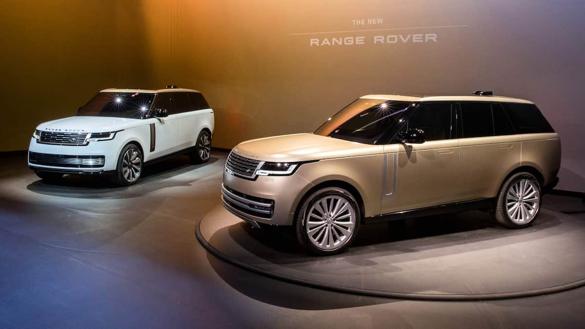 India-bound new Range Rover revealed: Gets rear-wheel steering, seven ...