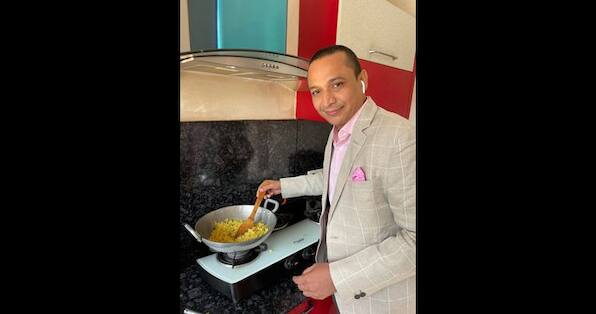 Kanpur: IAS officer Raj Shekhar posts picture of himself cooking poha ...