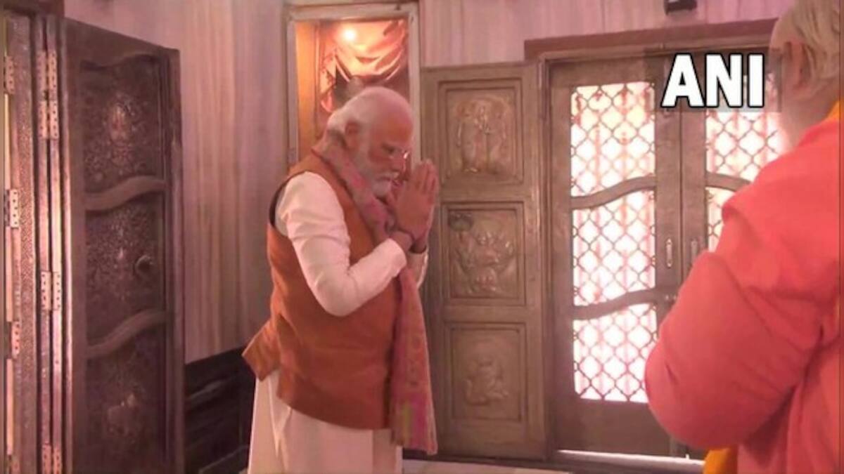 Narendra Modi in Meerut: PM arrives in city, offers prayers at ...
