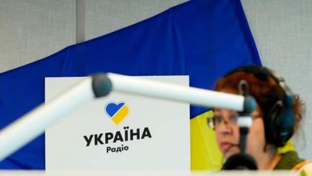 New internet radio station helps refugees fleeing Ukraine adapt in Prague