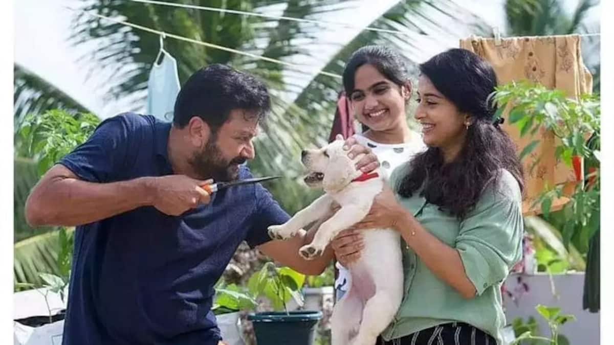 Makal movie review: Meera Jasmine and Jayaram’s warmth keeps this ...