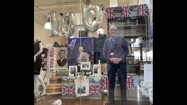 This 100-year-old man from Edinburgh still works 3 days a week, leaves ...