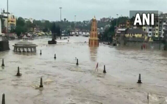 WATCH: Temples submerged in Maharashtra's Nashik as Godavari river ...