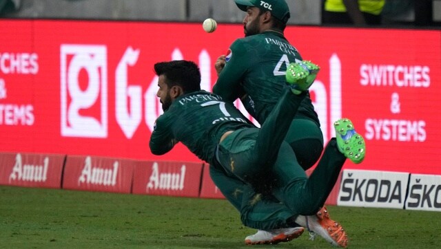 Asia Cup Final Pakistan vs Sri Lanka: Shadab Khan Asif Ali collide ...