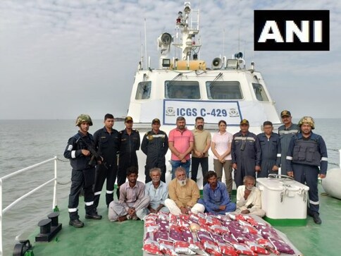 Indian Coast Guard nab Pakistani boat with 6 crew members, 50 kg of ...