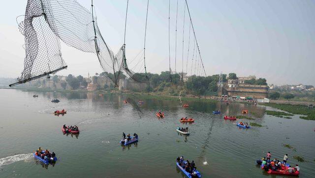 Who was responsible for the renovation of Gujarat’s Morbi bridge?