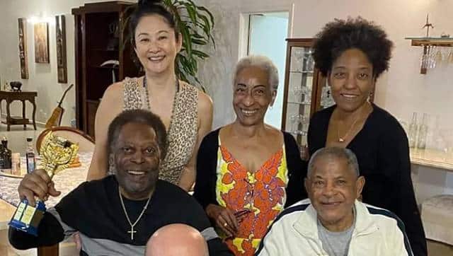 Pele's son and daughter gather at hospital in Sao Paulo