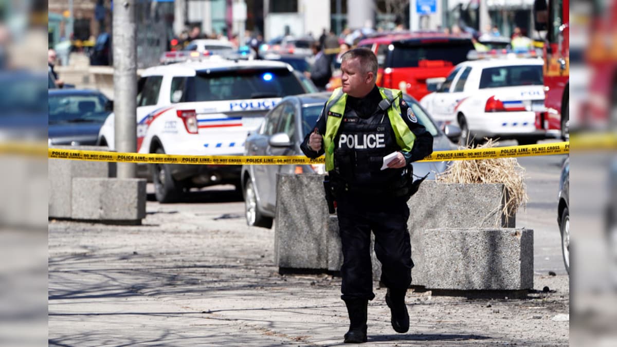 Torronto Teenage Rage: 8 teen girls horsing around on road stab man to ...