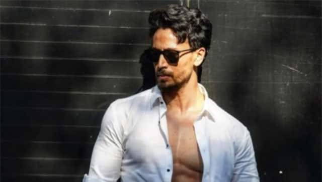 Watch: Tiger Shroff creates euphoria as he visits a mall in Noida ...