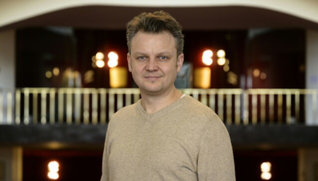 Defiant note: Ukrainian tenor Dmytro Popov sings for his country ...