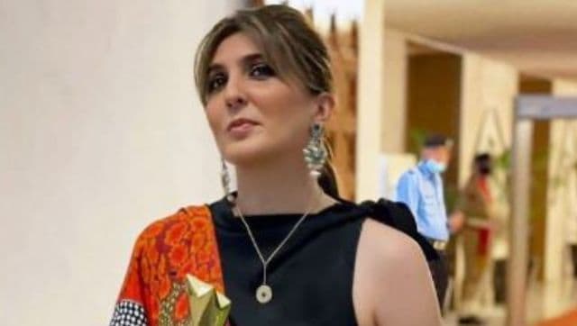 WATCH: Pak ex-army chief's granddaughter apprehended for attack on ...